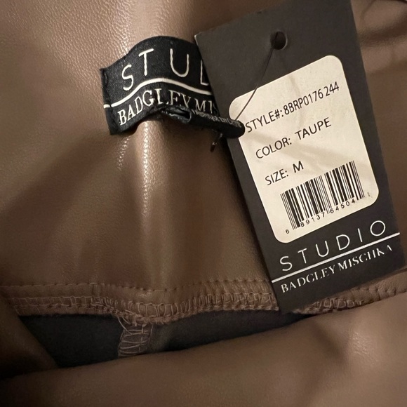 Badgley Mischka | Pants & Jumpsuits | Nwt Studio Badgley Mischka Taupe ...